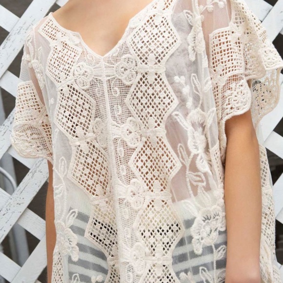 POL | Tops | Bp9pol Paradise Sheer Cream Lace Top Perfect 4 Day2date ...